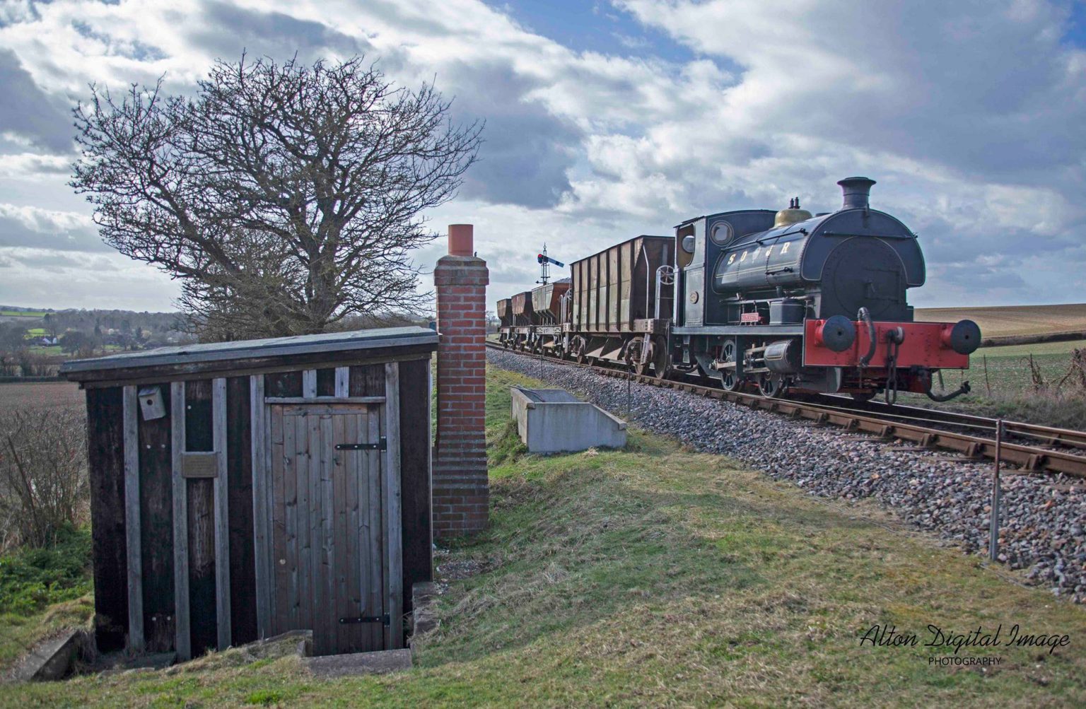 'Kilmersdon' arrives at the Watercress Line (Mid-Hants Railway)